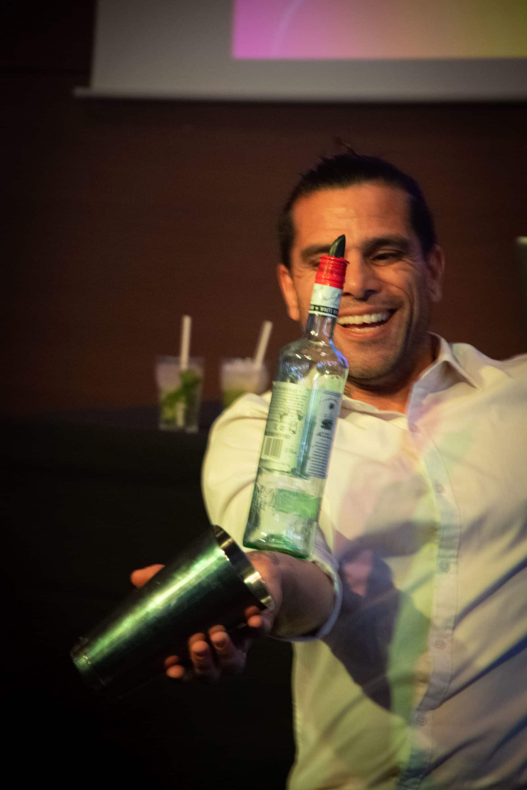 Barman à domicile | Réservez nos Barmen Flair pour Votre Événement